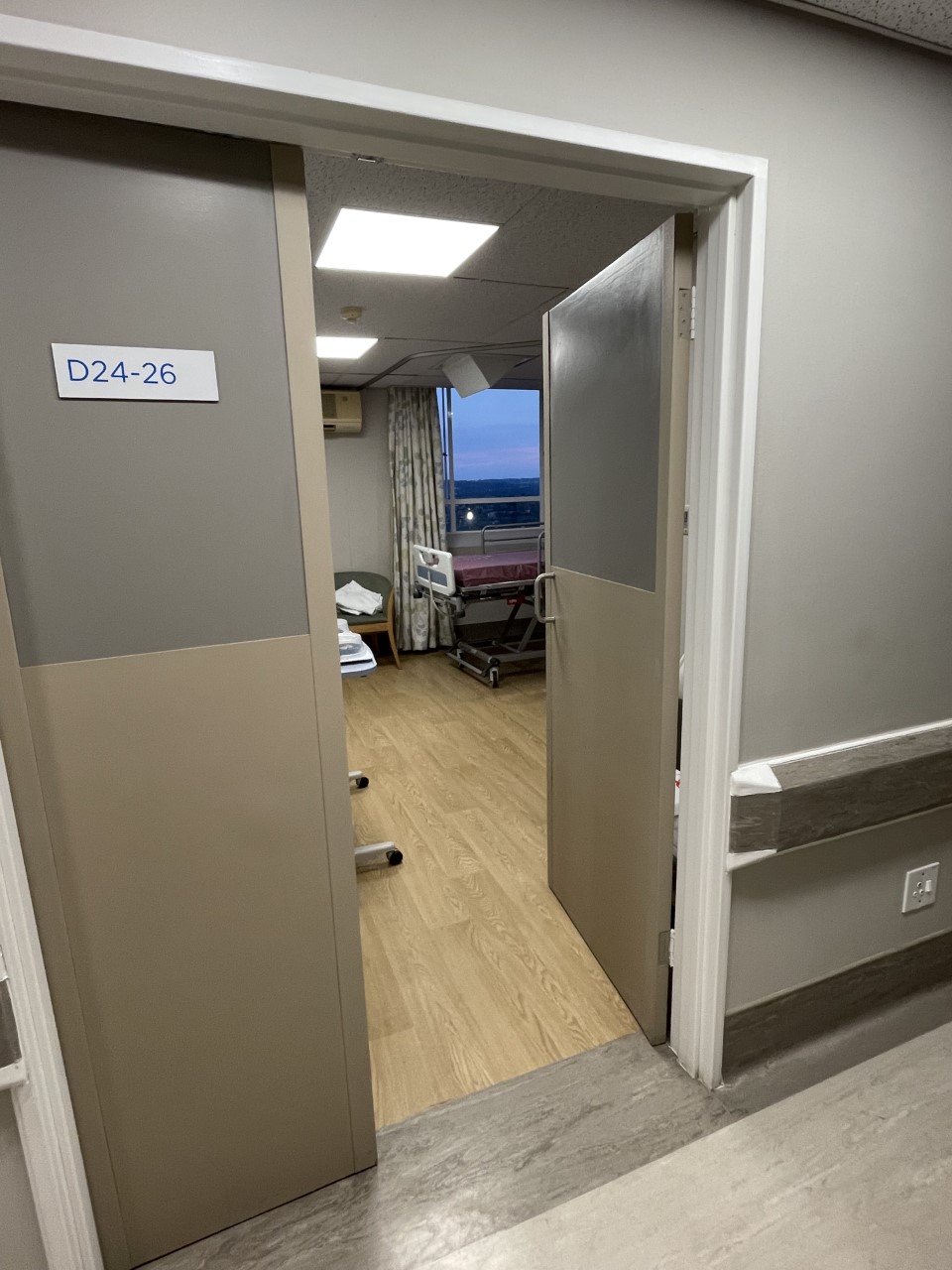 Roberta Writes – Thursday Doors: A trip to the hospital, a poem and a ...